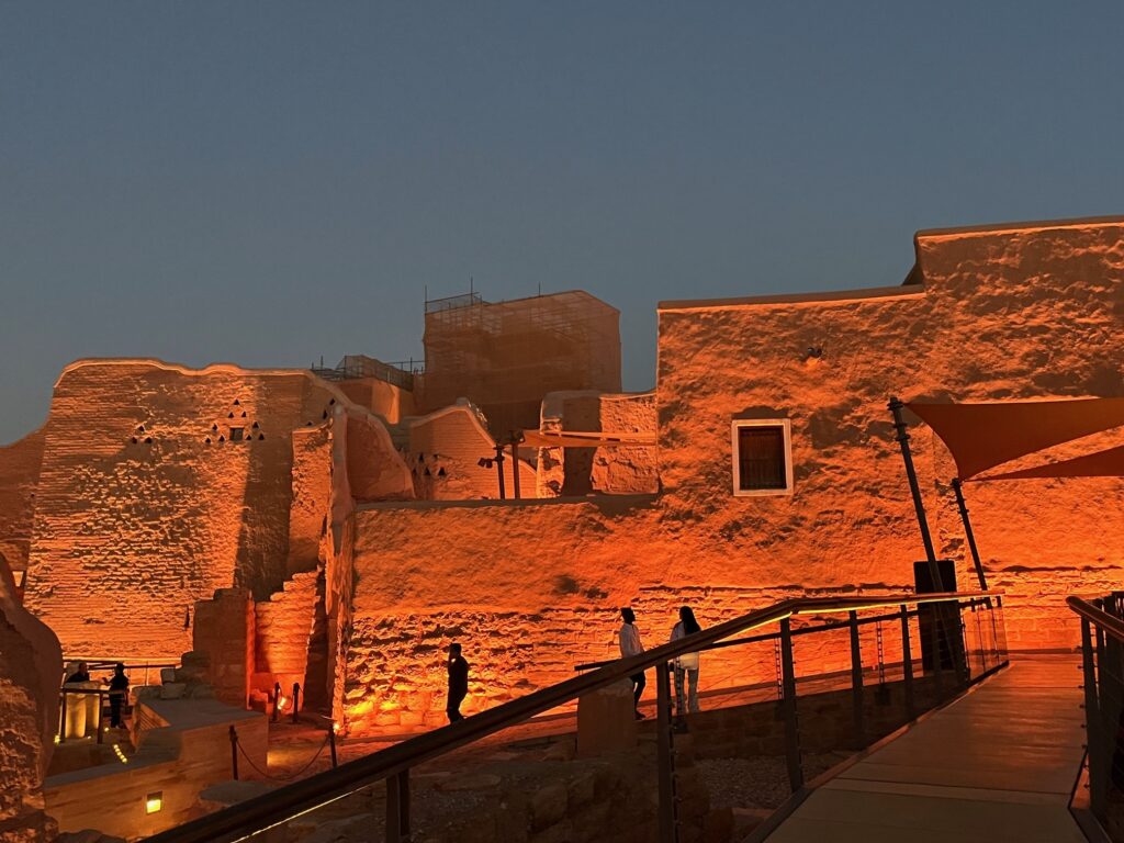 Saudi Arabia: « Girls of Riyadh » by Rajaa Alsanea – Travel Readings